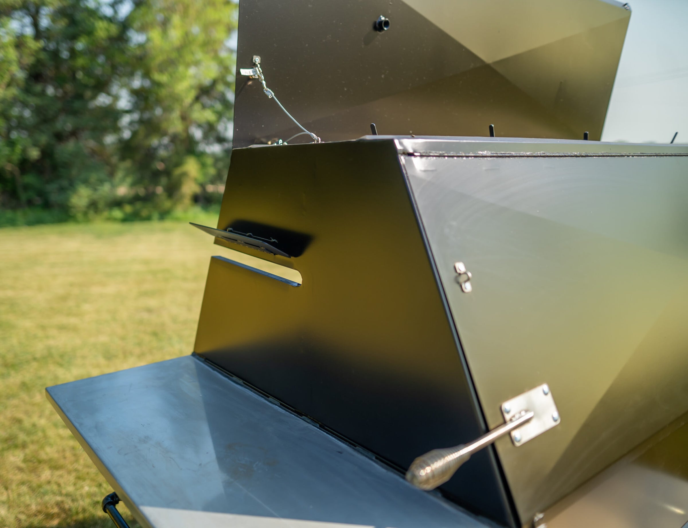 Model 7240G Towable Gas Grill | Holstein Mfg.