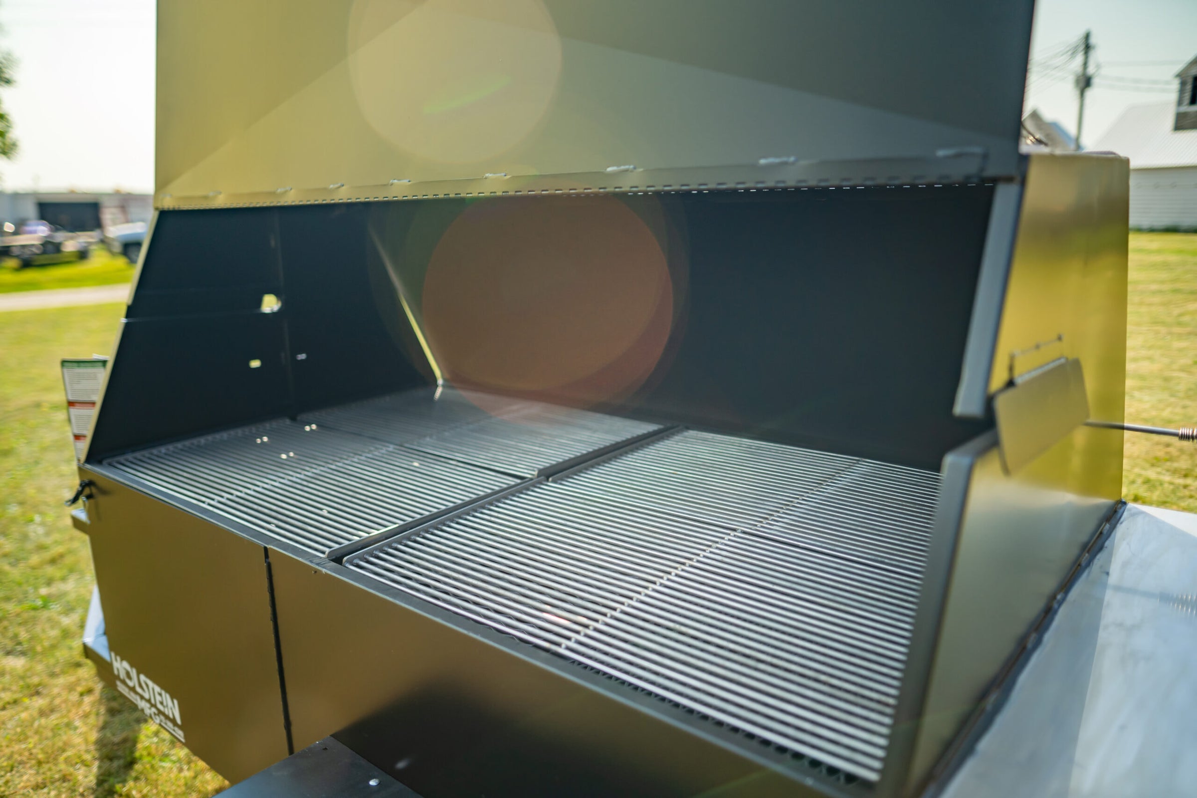 Model 7240G Towable Gas Grill | Holstein Mfg.