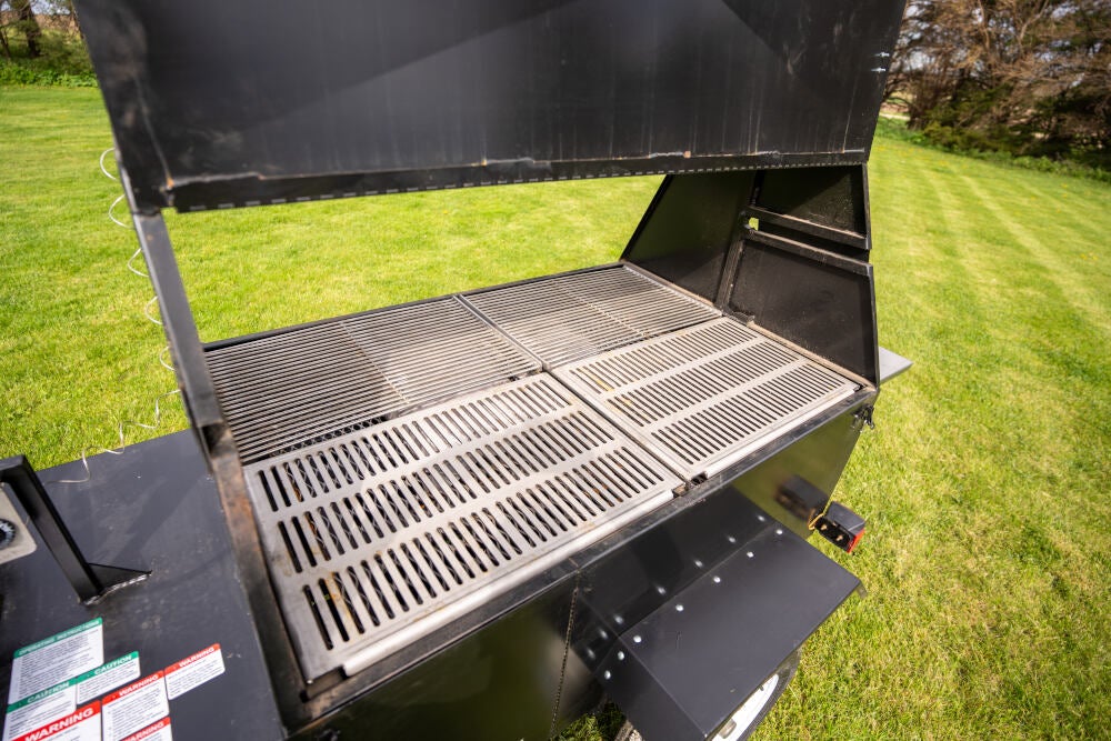 Model 6040G Towable Gas Grill | Holstein Mfg.